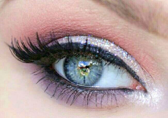 Step By Step Natural Eye Makeup For Blue Eyes